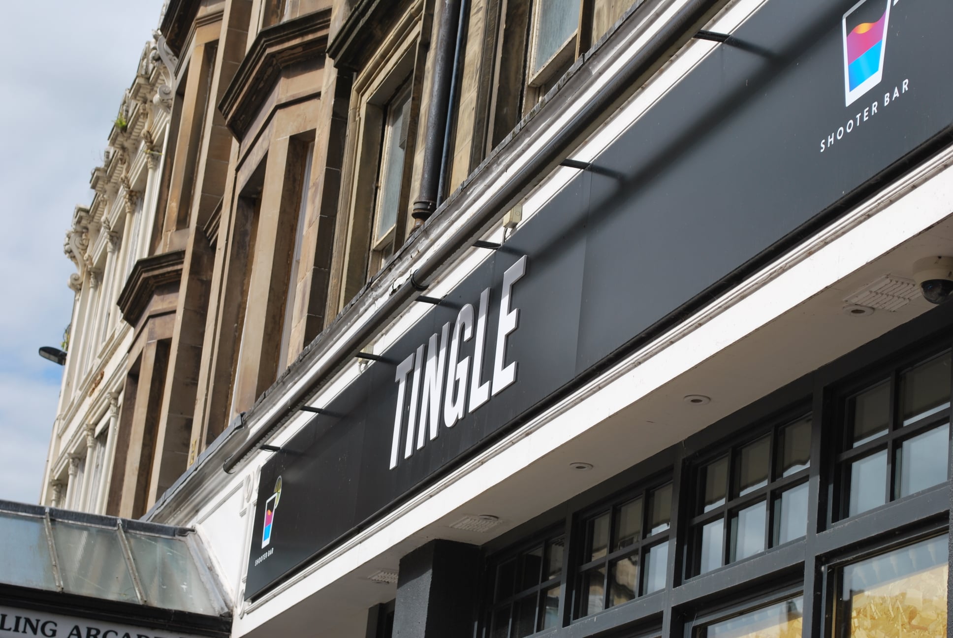 Customers urged to get tested after COVID cases linked to Stirling bar ...